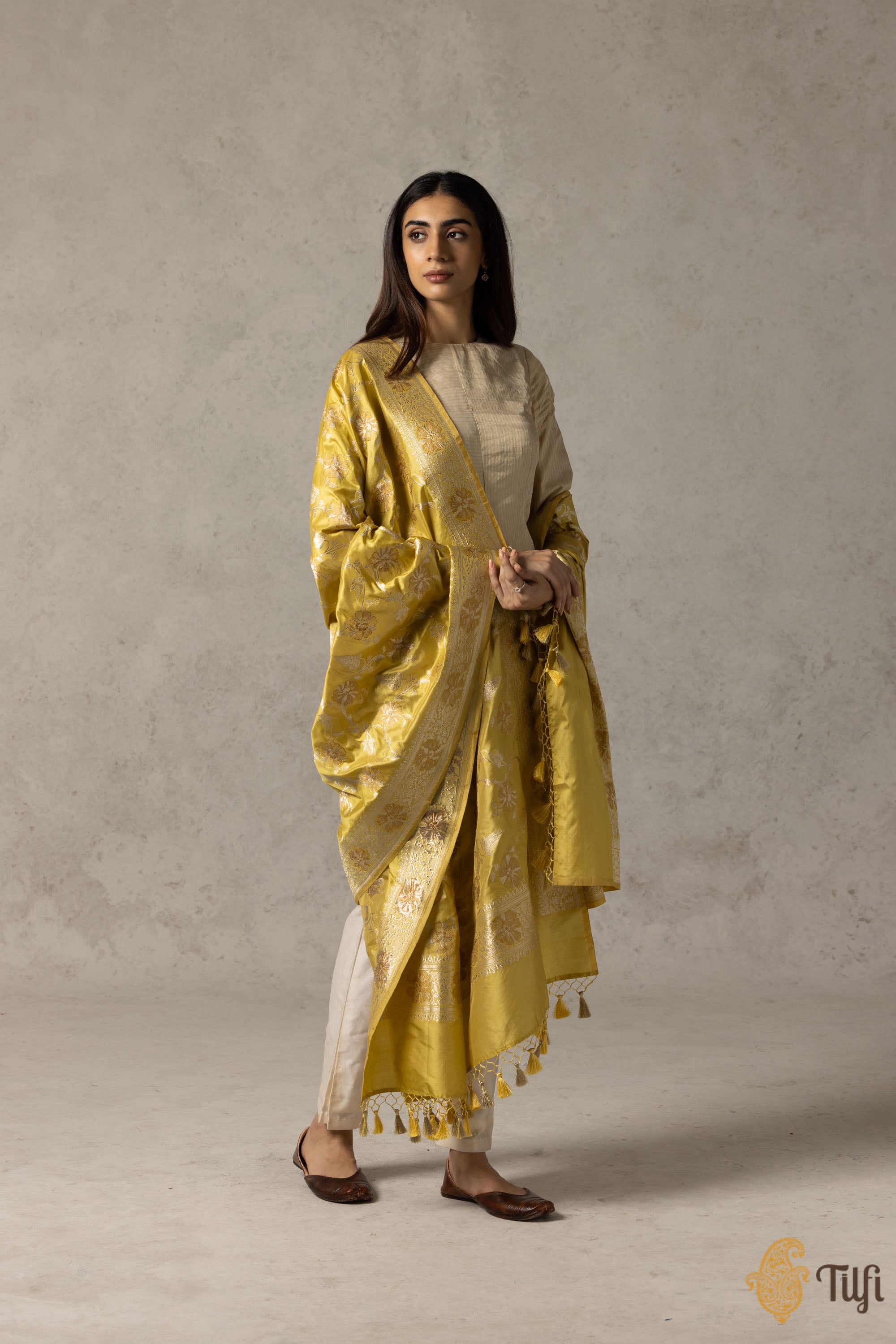 Pastel Lime Green Pure Katan Silk Banarasi Kadwa Handloom Dupatta - Tilfi