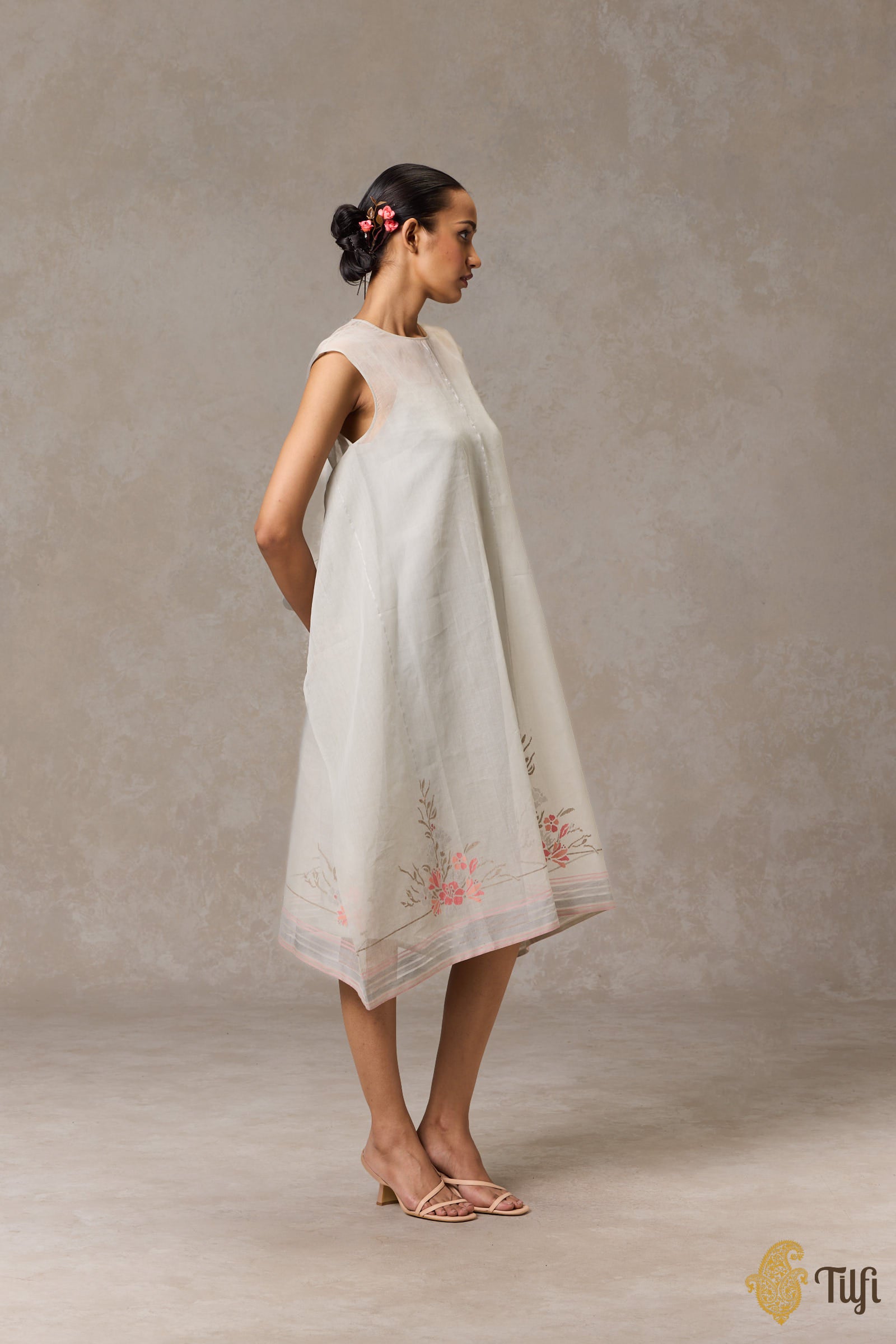 'Nageire' Light Grey Pure Cotton Jamdani Real Zari Banarasi Handloom D ...