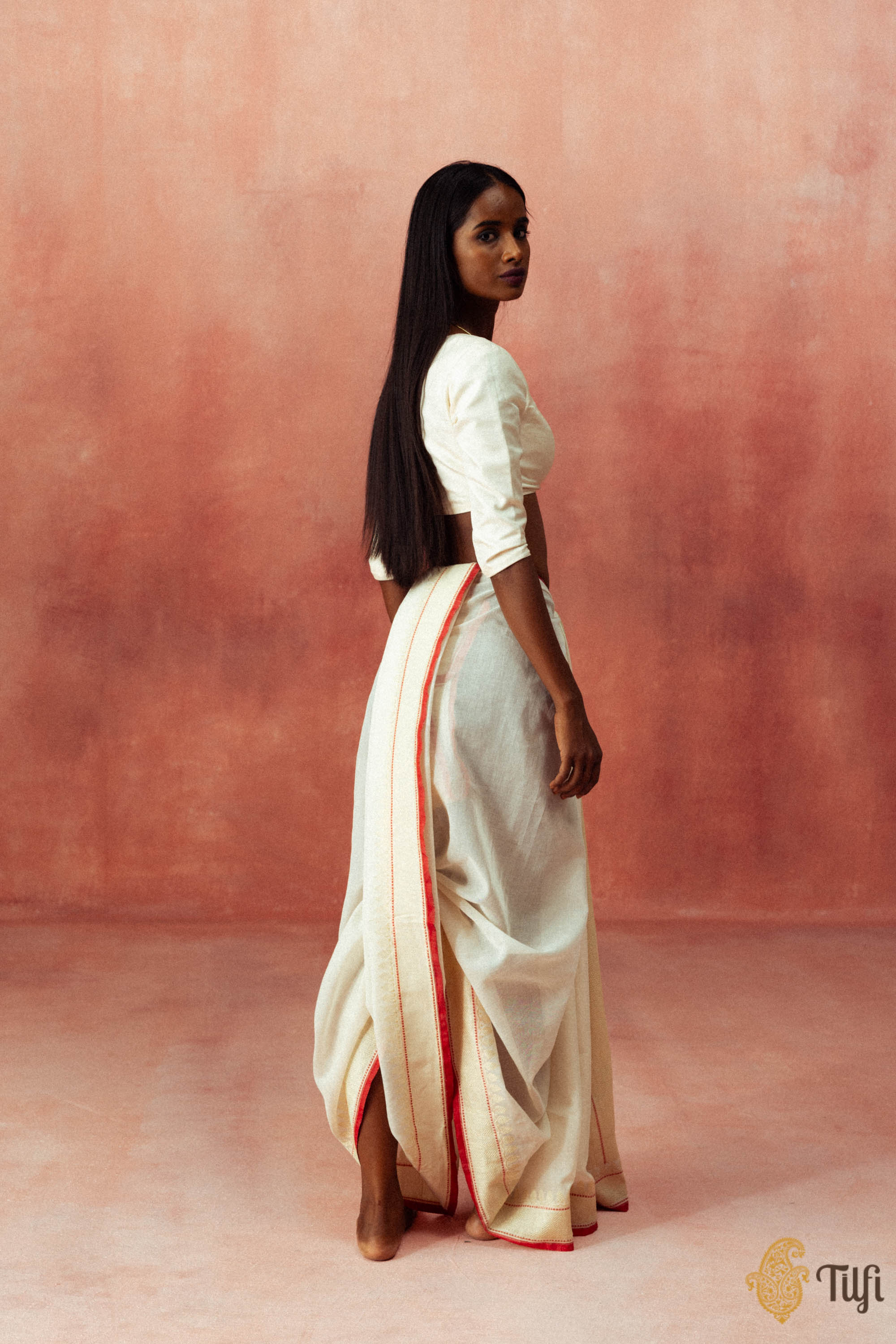 Off-White Pure Cotton Banarasi Handloom Saree - Tilfi