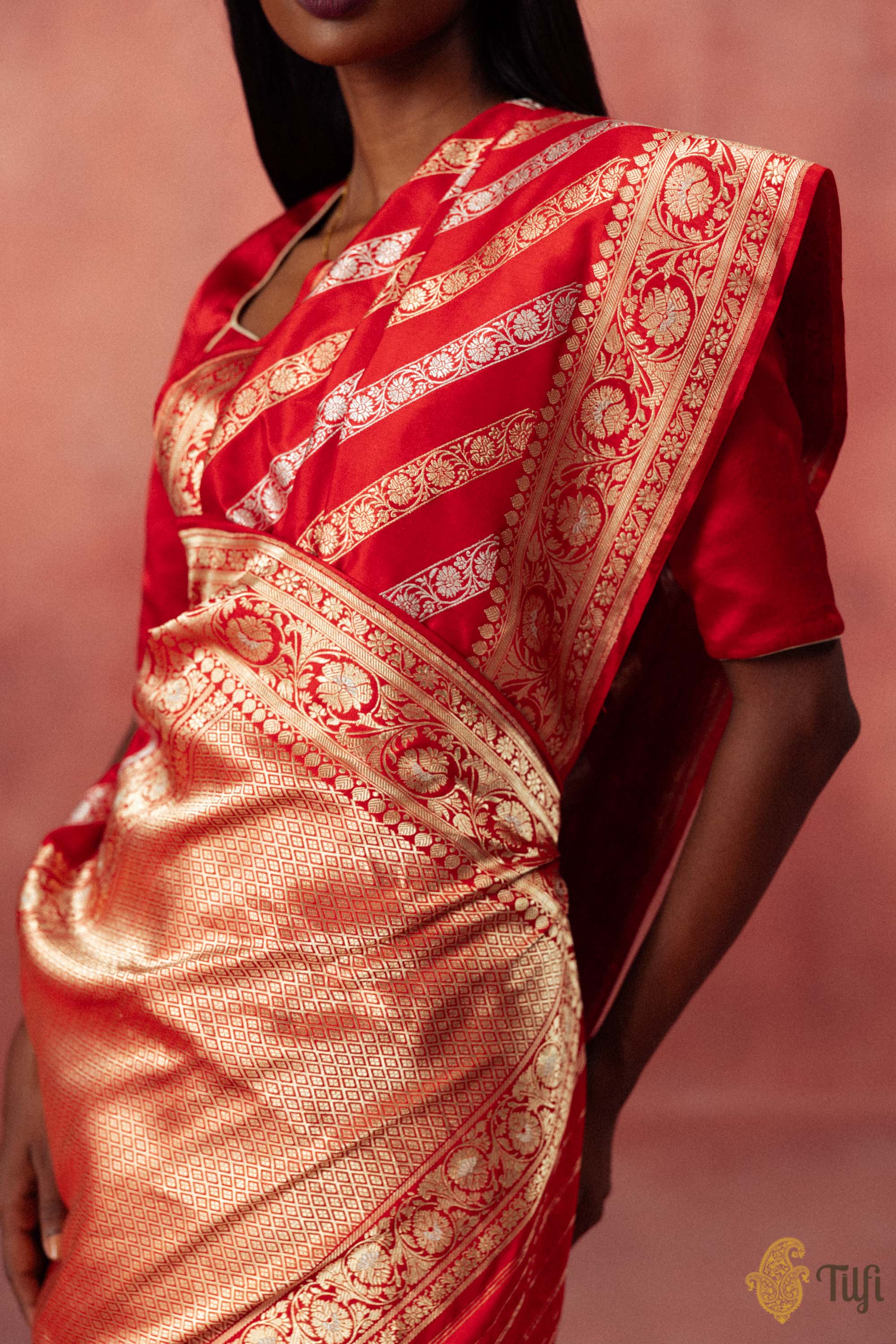 'Hasanthi' Red Pure Katan Silk Banarasi Handloom Saree - Tilfi