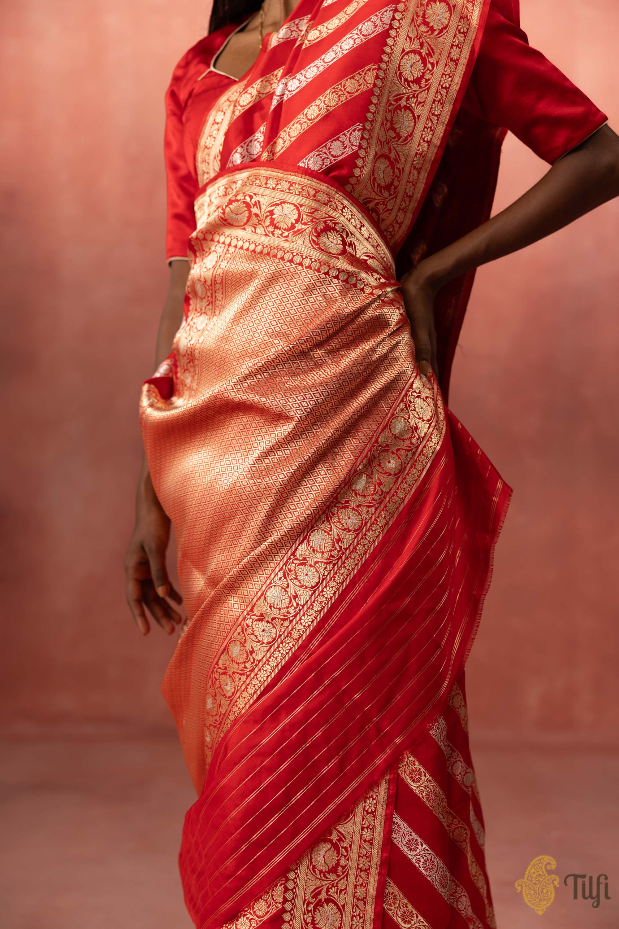 'Hasanthi' Red Pure Katan Silk Banarasi Handloom Saree - Tilfi