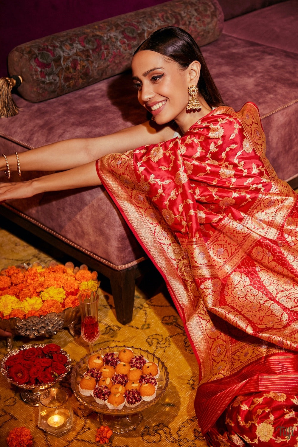 Pure Handwoven Banarasi Sarees Tagged "red" - Tilfi