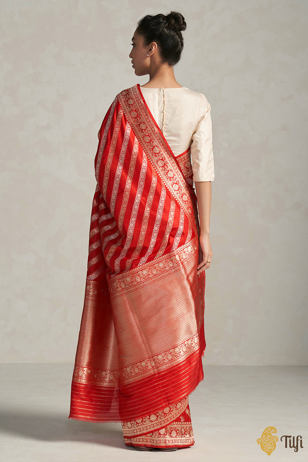 'Hasanthi' Red Pure Katan Silk Banarasi Handloom Saree - Tilfi